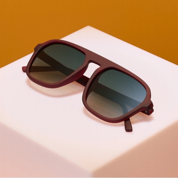 goodr | Accessories | Goodr Rustbrown Retro Gs W Green Gradient Lenses ...